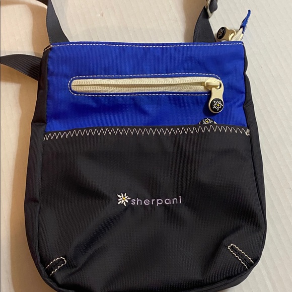 Sherpani | Bags | Sherpani Blue And Gray Floral Interior Bag | Poshmark